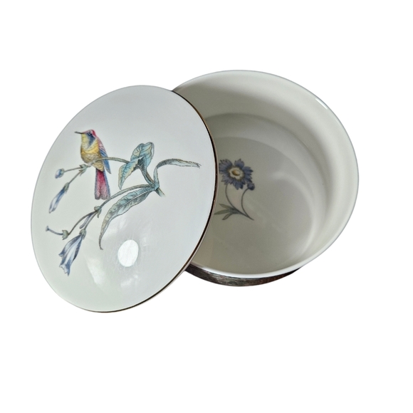 Wedgwood | Accents | Vintage Wedgwood Hummingbird Round Trinket Dish ...